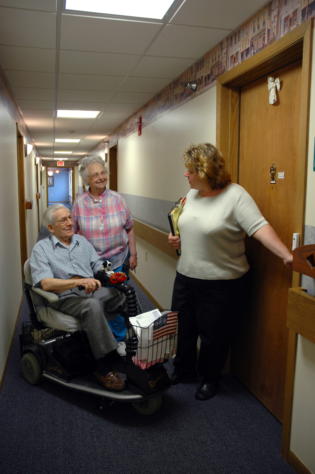 How To Choose An Independent Living Apartment - Clement Manor